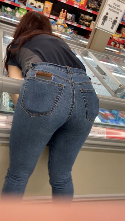 Hot Co Worker Bending Over Candid Pictures Thecandidforum Online Beautiful Girls In